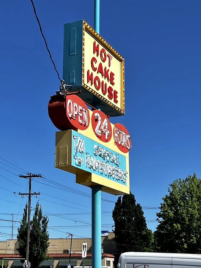 The sign says it all: 24 hours of hotcake happiness. Like Vegas for breakfast lovers, but the only gambling is how many pancakes you can finish. 