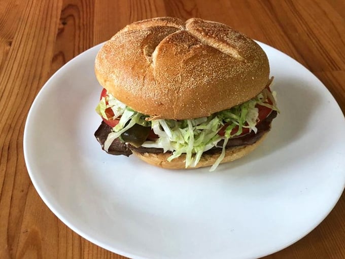 Even the burger gets the Tex-Mex treatment here. Piled high with fresh toppings on a perfectly toasted bun &ndash; a delicious plot twist.
