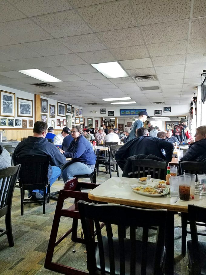 A packed house tells you everything you need to know—these folks didn't roll out of bed early for mediocre eggs.