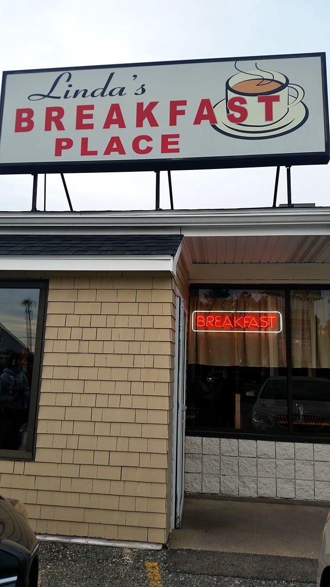 The outdoor seating area provides fresh air with your fresh eggs&mdash;a breakfast patio that feels like your own private morning oasis.