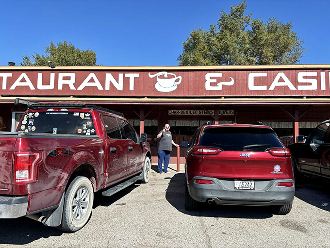 The parking lot tells the story&mdash;trucks, SUVs, and the occasional sedan, all drawn to the same promise of home-style cooking.