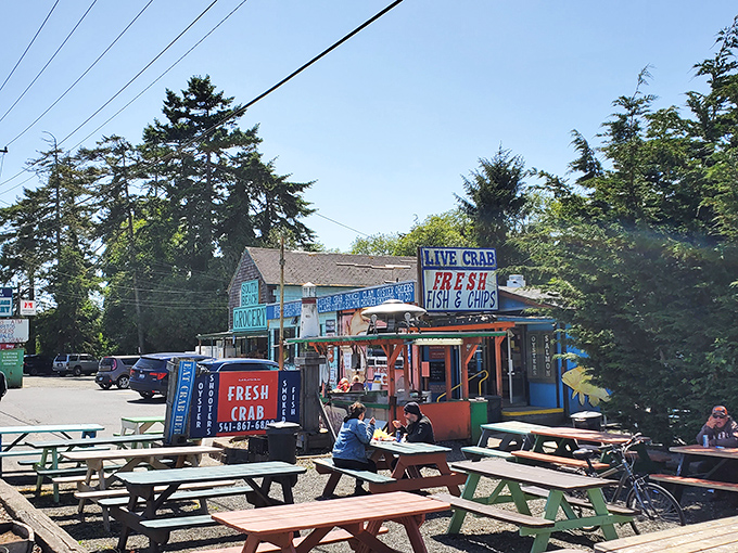Picnic tables where memories are made between bites of seafood. The best dining room has always been the great outdoors.