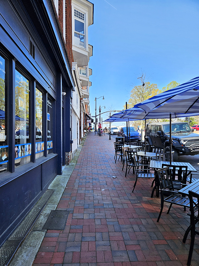 Marietta Square's brick sidewalks and outdoor seating invite you to linger over coffee and watch the world stroll by.