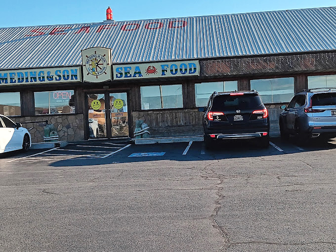 No valet parking, no reservations needed&mdash;just pull up, walk in, and prepare for a seafood experience that fancy restaurants can only dream about.