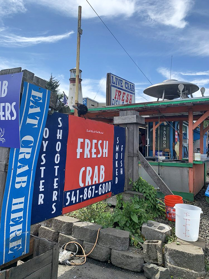 A sign that has beckoned hungry travelers for years, announcing exactly what you need after a long coastal drive.