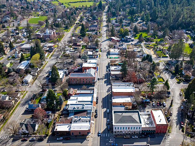 From above, Jacksonville reveals itself as a perfect grid of history nestled in Oregon's landscape. A 19th-century vision that refused to fade away.