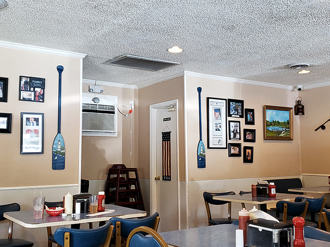 Blue oars and framed memories line the walls&mdash;silent witnesses to decades of "mmms" and "aahs" from satisfied diners. Nautical charm without trying too hard.