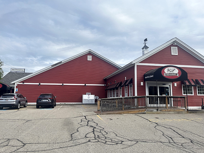 The bright red barn of Tuckaway Tavern beckons carnivores like a lighthouse calls to ships on a foggy night.