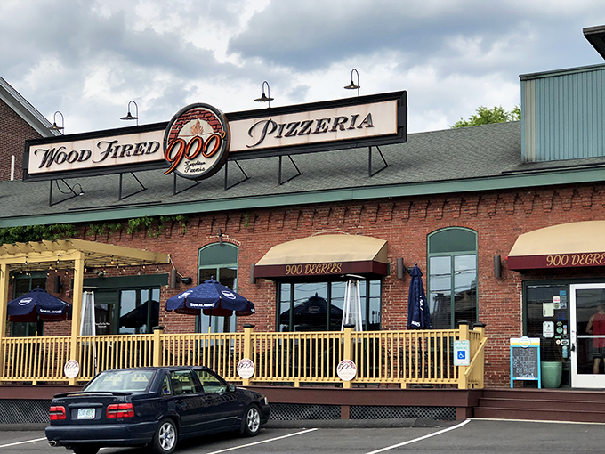 Pizza paradise with a patio! 900 Degrees' welcoming facade promises Neapolitan magic that would make any Italian grandmother nod in approval.