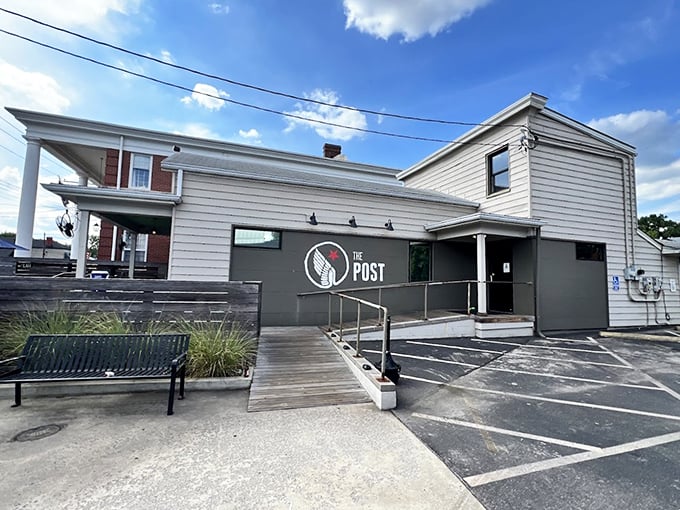 This former VFW post now serves slices so good you'll want to salute before each bite.