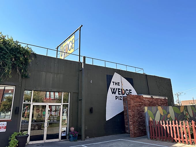 Forget the yellow brick road &ndash; follow the aroma to this pizza paradise. The Wedge's patio is the perfect spot for people-watching and pie-devouring.