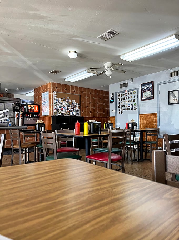 No-frills dining at its finest. Those ceiling fans have witnessed thousands of first-bite euphoria moments over the years.