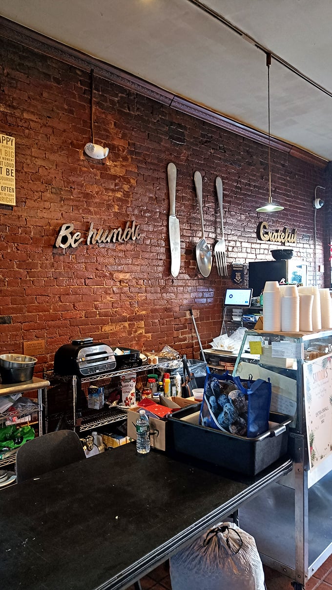 Words to live by: "Be humble" and "Grateful" adorn the exposed brick walls, setting the tone for a soul-satisfying experience.