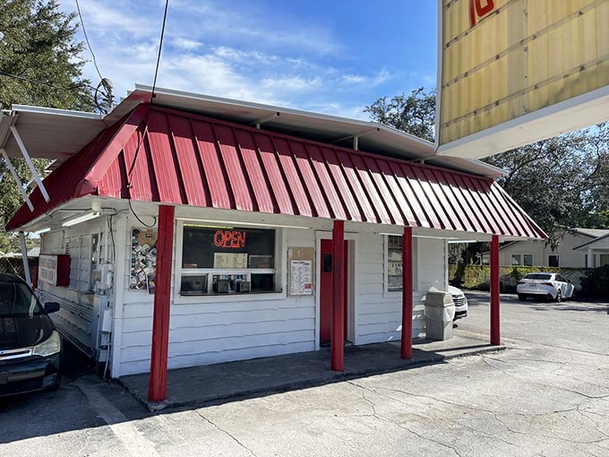 No fancy dining room needed when the food speaks this loudly. The walk-up window keeps the focus where it belongs&mdash;on the chicken.