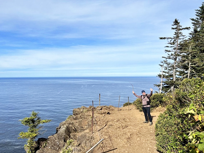 I'm king of the world! moments come standard at Cape Lookout's cliff edges. Just remember, unlike Leonardo DiCaprio, you'll want to hold onto something besides Kate Winslet.