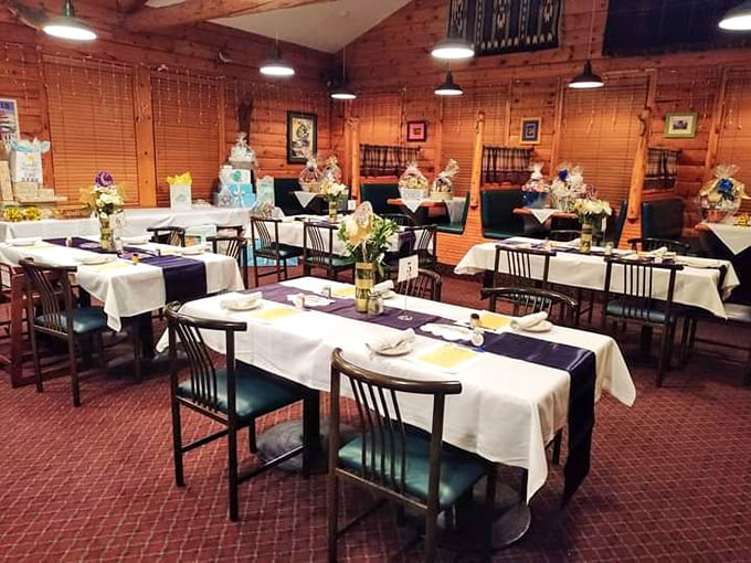 White tablecloths with purple runners create an atmosphere that's both casual and special&mdash;the dining equivalent of wearing your fancy jeans.