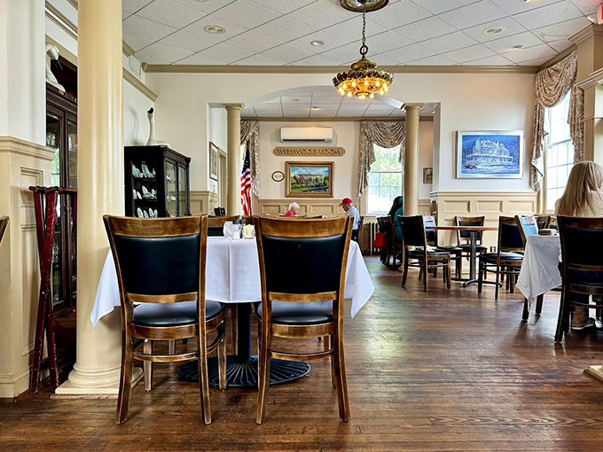 White tablecloths, wooden floors that have witnessed a century of celebrations, and Tiffany-style lamps create an atmosphere where elegance meets Maryland comfort.