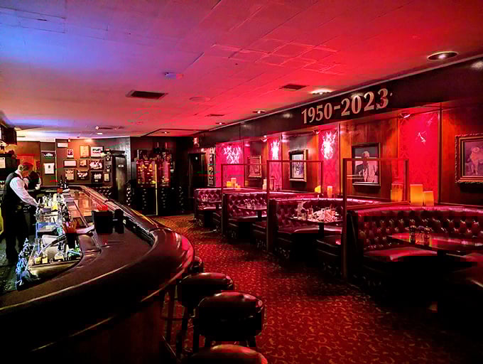 Step into Durant's bar and you're transported to the Rat Pack era&mdash;red leather booths, dim lighting, and cocktails strong enough to make Sinatra smile.