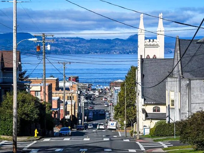 Main Street: Steep streets cascade toward the Columbia River, offering postcard views at every turn. This is small-town America with a maritime twist.