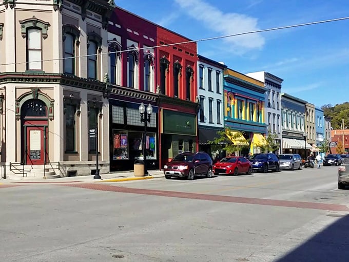Downtown Hannibal flaunts its colorful personality with vibrant storefronts that would make Tom Sawyer stop mid-adventure just to admire the view.