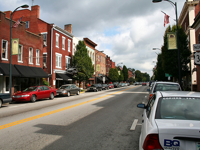 Stroll down Bardstown's main street where every brick and cornice has witnessed two centuries of Kentucky history and countless bourbon toasts.