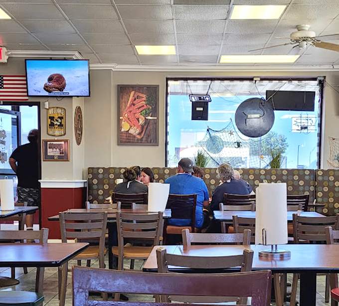 Simple tables and booths set the stage for seafood drama&mdash;where the star isn't the d&eacute;cor but what arrives steaming on your plate.