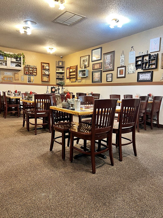 Wooden chairs, warm walls, and a gallery of memories create that "everybody knows your name" feeling. Comfort begins before the food even arrives.