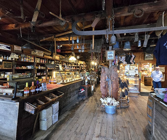 Step inside and the modern world vanishes. Hanging tools, wooden beams, and treasures from another era create the perfect backdrop for sandwich artistry.