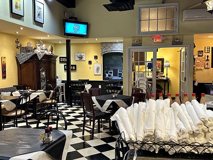 Black and white checkered floors transport you to a Parisian caf&eacute;, while the neatly stacked napkins stand ready for the delicious mess you're about to make.