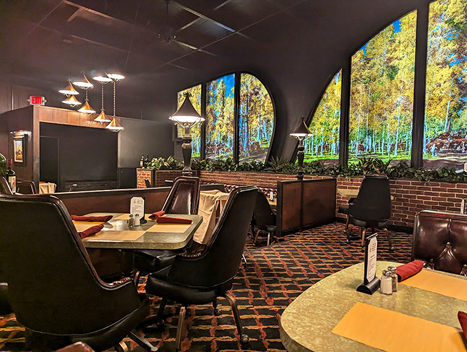 Step inside and the decades melt away&mdash;arched windows, leather booths, and patterned carpet create a dining room where memories are made alongside meals.