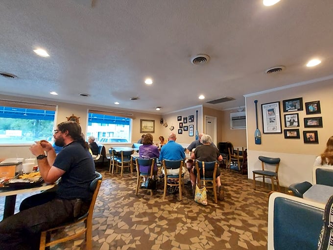 Where conversations flow as freely as the sweet tea, this cozy dining room has witnessed generations of seafood lovers breaking bread&mdash;and cracking shells.