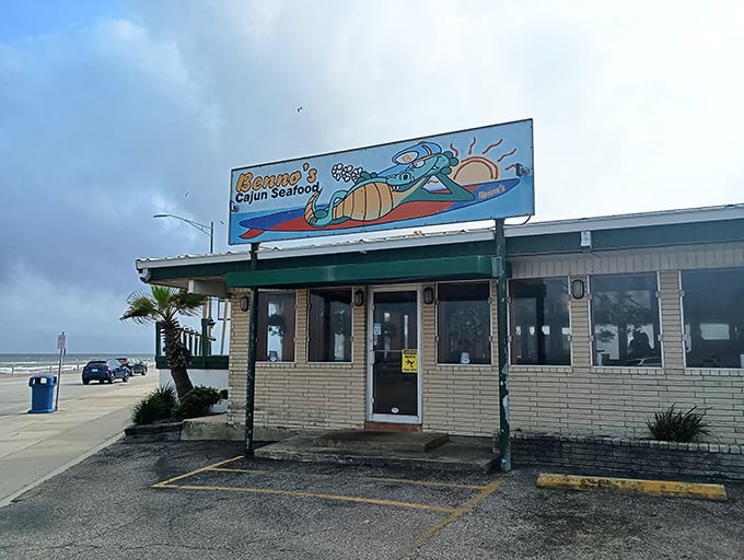 Benno's beachfront location means your shrimp practically jumps from Gulf to grill while you watch the waves roll in.