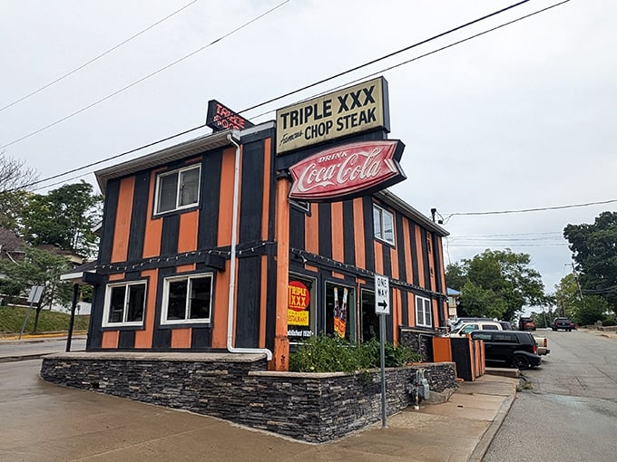 Triple XXX: Those orange and black stripes aren't just eye-catching&mdash;they're a beacon for root beer pilgrims seeking frothy mugs of happiness.