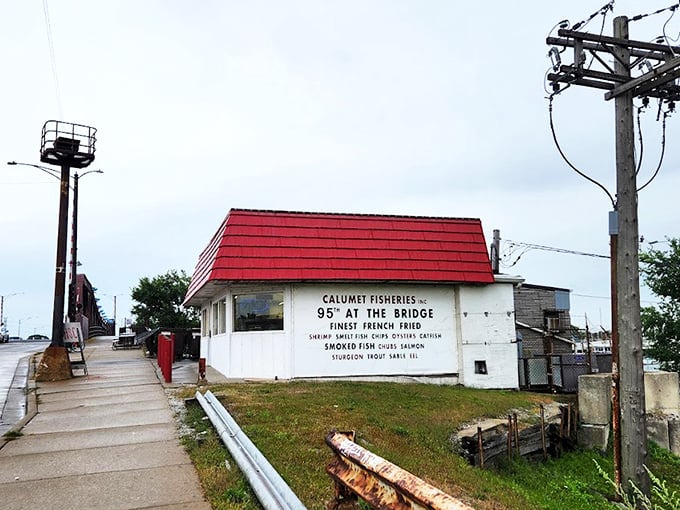 Perched by the 95th Street Bridge, this smoke shack proves that sometimes the best things come in small, no-seating-required packages.