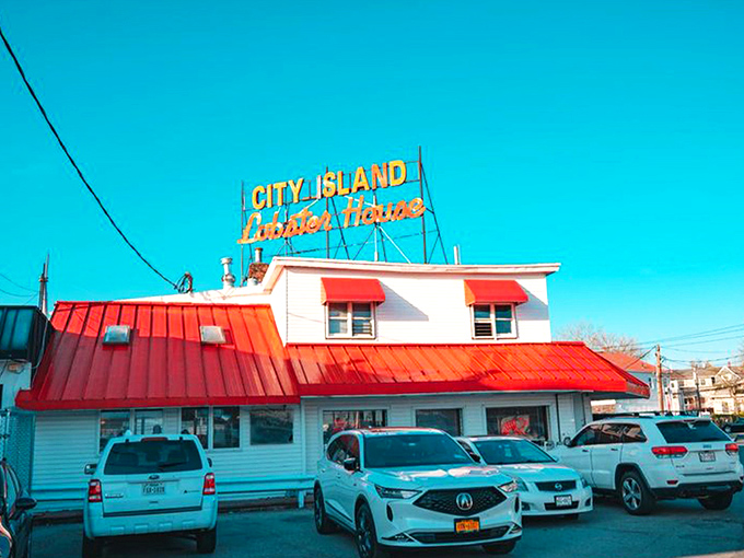 This Bronx maritime gem looks like it was plucked from a New England postcard. Inside those walls, lobster dreams come true!