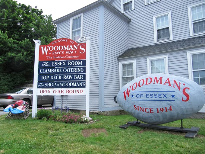 This Essex institution isn't just a restaurant&mdash;it's a pilgrimage site for clam devotees since before your grandparents were dating.