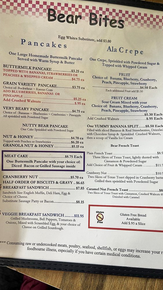 The "Bear Bites" menu reads like a love letter to breakfast, with pancake varieties that would make Goldilocks forget about porridge altogether.