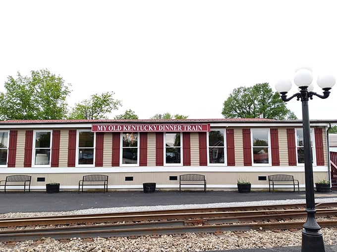 All aboard the culinary time machine! The My Old Kentucky Dinner Train combines two of life's great pleasures: exceptional food and the gentle rhythm of rail travel.