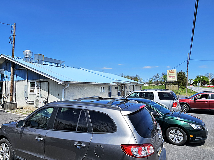 Nothing says "Maryland" quite like a parking lot full of cars with drivers inside dreaming of the crab feast to come.