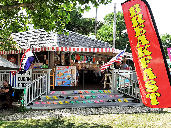 This little breakfast shack proves the universal truth: food tastes 37% better when your feet are sandy and the ocean is your dining soundtrack.
