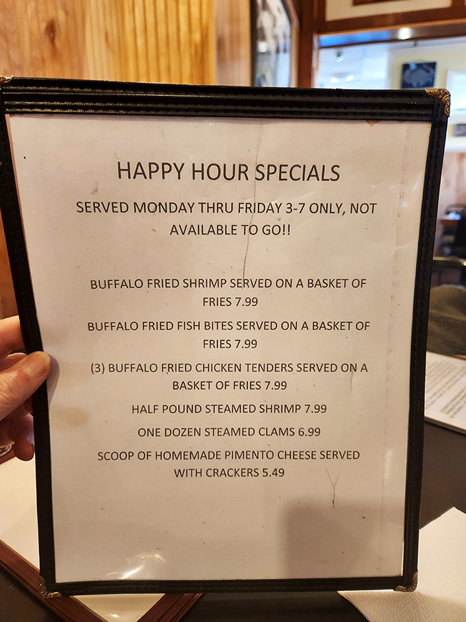 The happy hour menu reads like a love letter to seafood lovers. Buffalo fried everything? Yes, please!