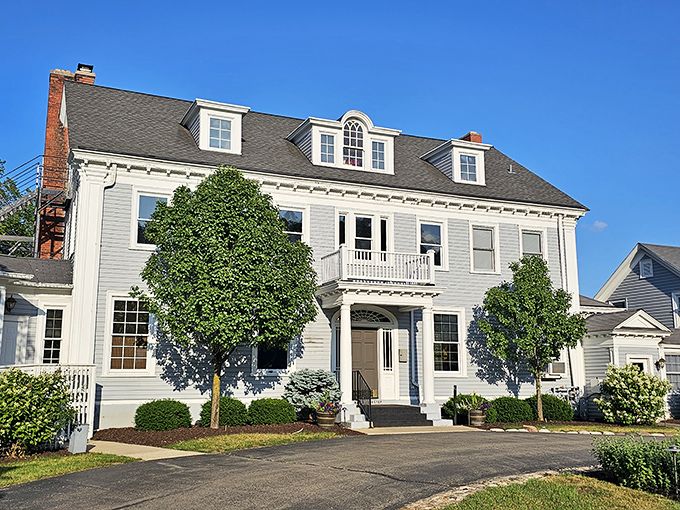 The Hunt Club mansion makes your dinner feel like you've crashed a fancy garden party &ndash; with much better food.