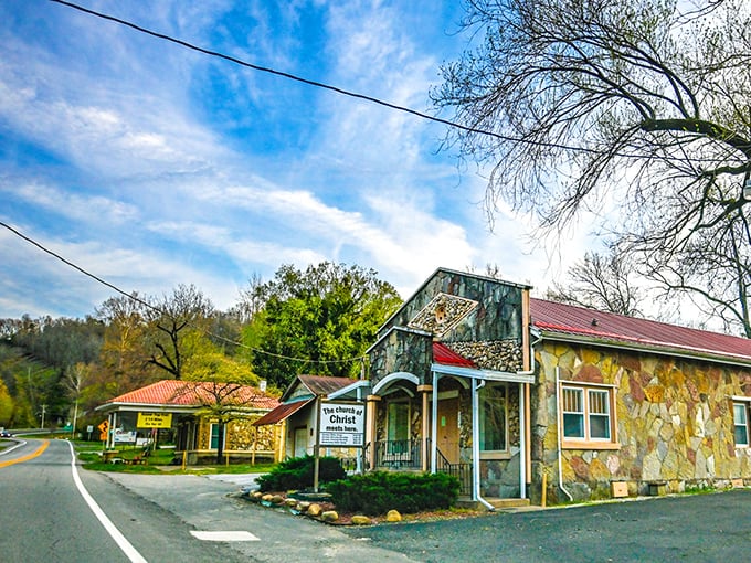 Jasper's main drag &ndash; population under 500, views that would make Colorado jealous, and pie worth driving hours for.
