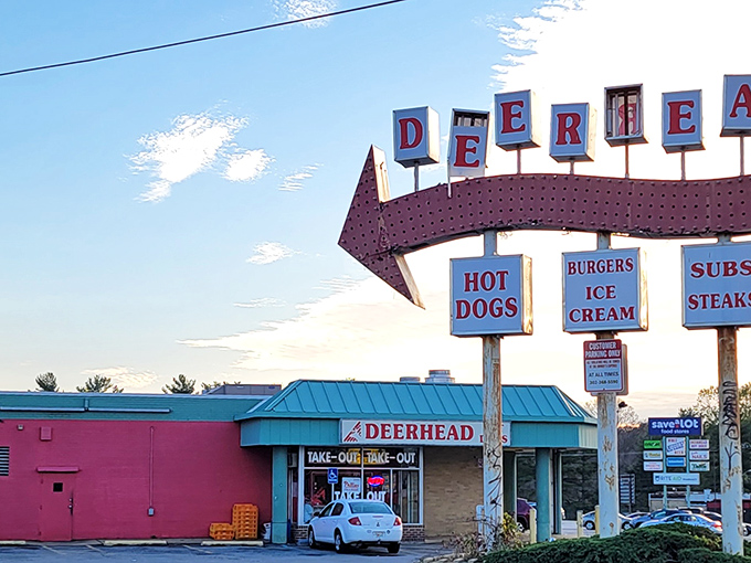 The vintage Deerhead arrow points the way to hot dog heaven like a neon North Star for the famished traveler.