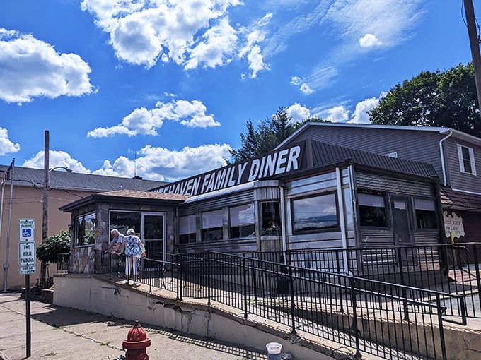 The stone facade might say "charming country establishment," but the portions inside scream "we dare you to clean your plate."