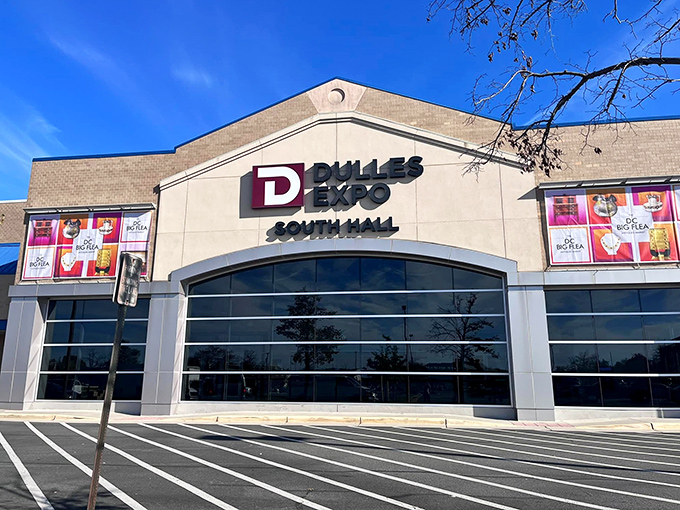 Dulles Expo transforms into a climate-controlled treasure palace &ndash; no sunscreen required for this antiquing adventure.