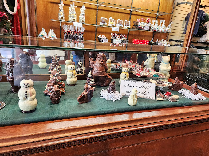 Seasonal chocolate sculptures that make snowmen look positively ordinary. These treats are what Frosty dreams about during summer vacation.