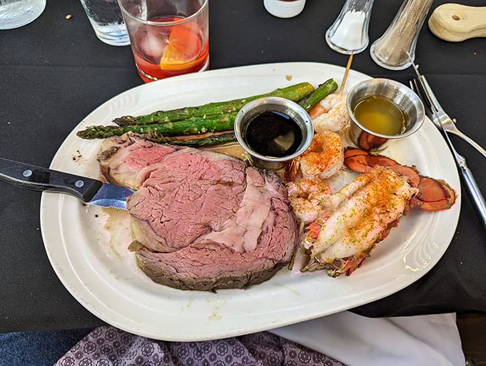 Land meets sea in perfect harmony here&mdash;tender prime rib alongside plump shellfish. It's surf and turf that doesn't make you choose between your loves.