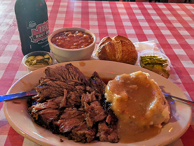 This isn't food that needs a filter&mdash;tender slices of roast beef alongside gravy-drenched mashed potatoes with beans and bread that would make your grandmother nod in approval.