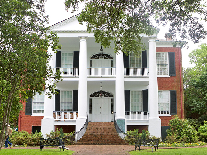 Not just another pretty facade&mdash;this Greek Revival masterpiece represents an era when Natchez boasted more millionaires per capita than anywhere else in America.